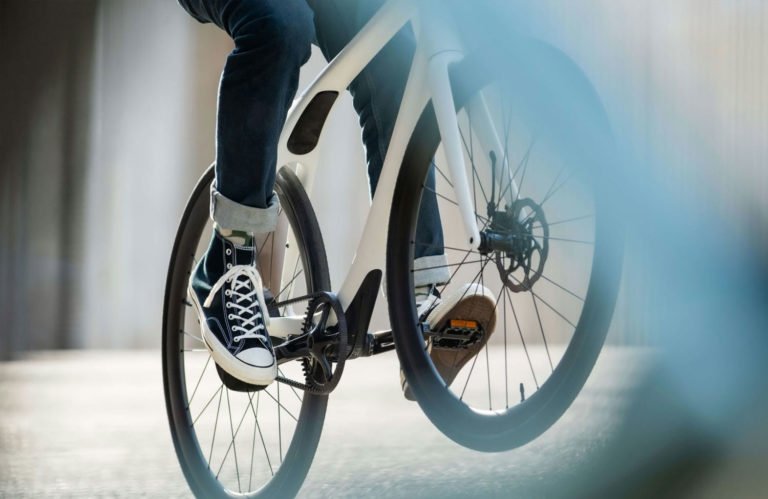Gogoro Eeyo: Ultralight urban e-bikes made of carbon - urbanbike.news