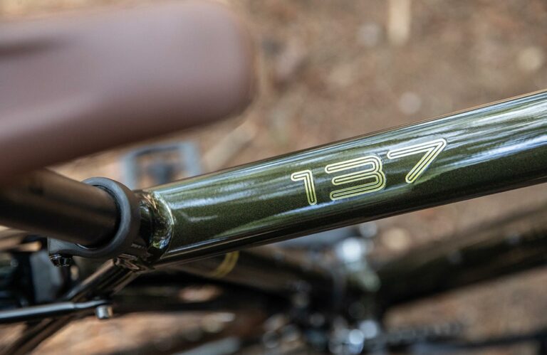 Touring sports bike with tradition: the Diamant 137 gravel commuter ...