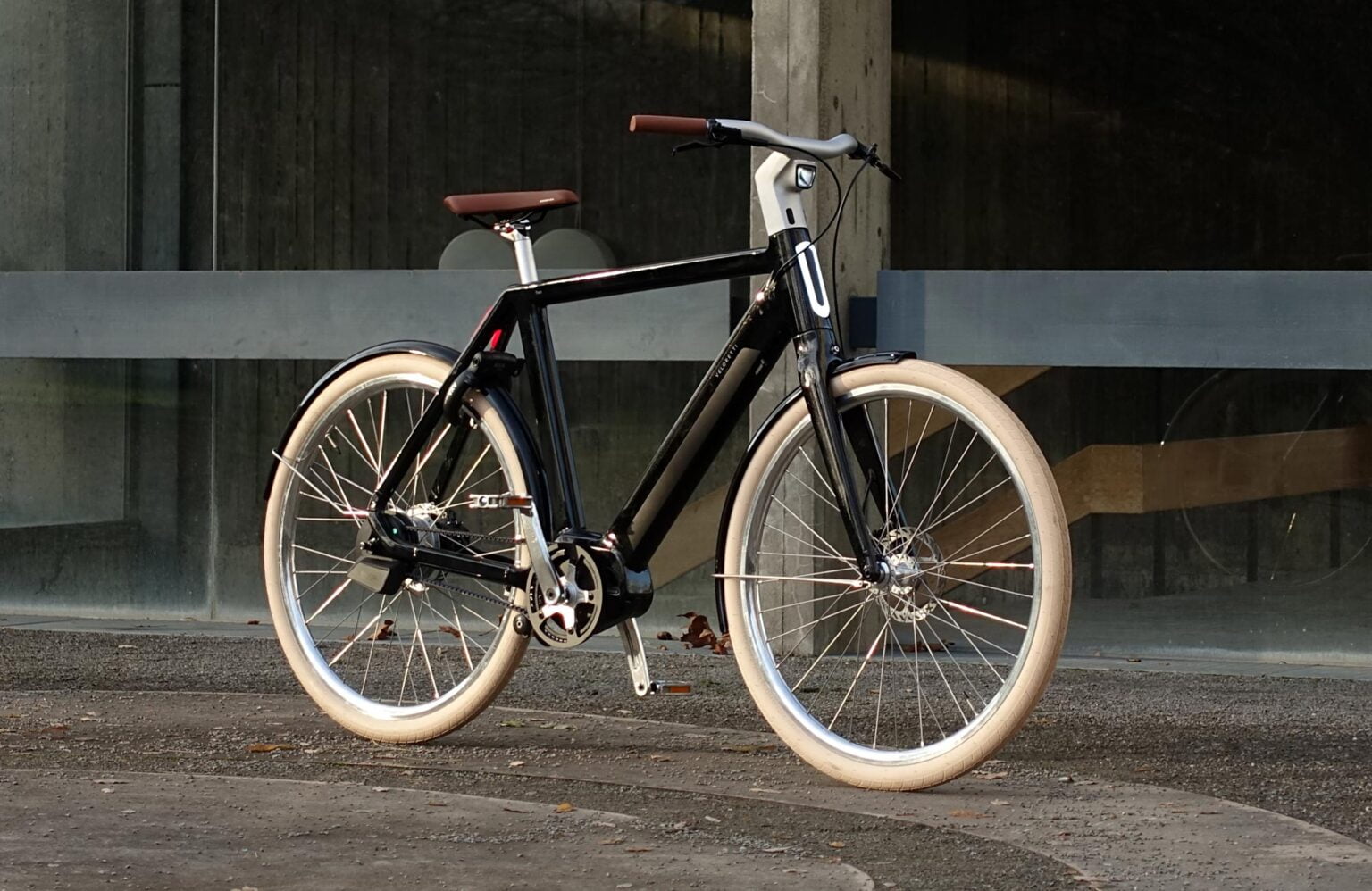 Futuristic urban bike with a retro look: our review of the Veloretti ...