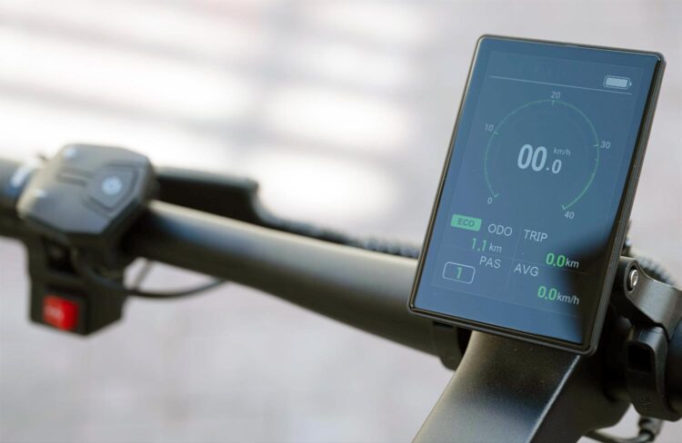 World premiere: the ADO Air 30 Ultra combines a hub motor and a triple ...